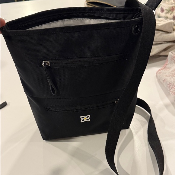 Sherpani | Bags | Sherpani Black Crossbody Bag With White Accent | Poshmark